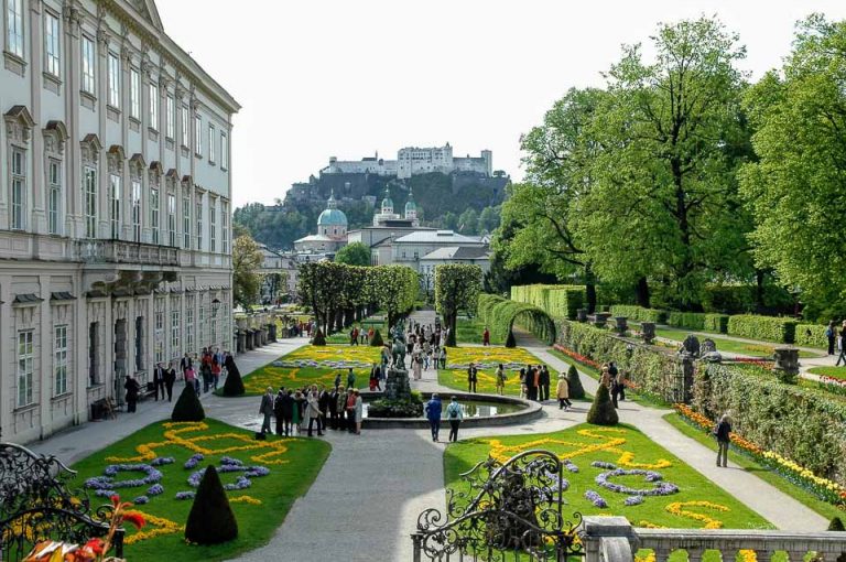 15 Intriguing Old Historic Towns of Europe for the History Aficionado ...