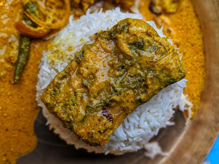 Katla Macher Peti Bhape: Bengali Style Katla Fish Curry (Steamed ...