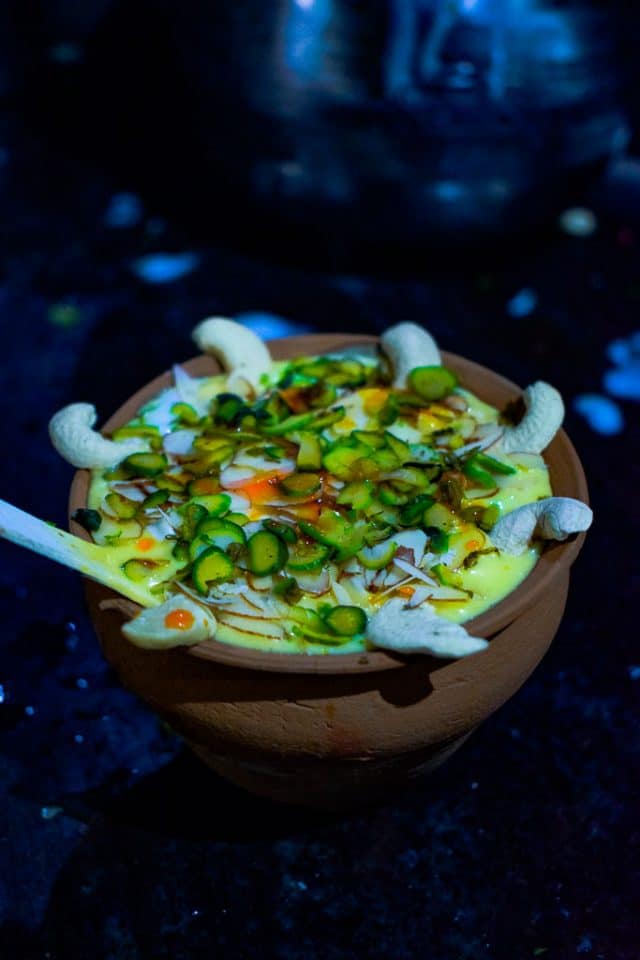 Varanasi Travel Guide: Olden Ghats, Delectable Food & Other Things to ...