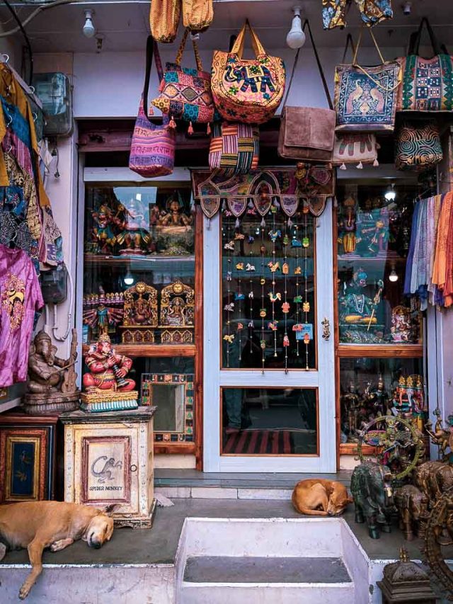 Varanasi Travel Guide: Olden Ghats, Delectable Food & Other Things to ...