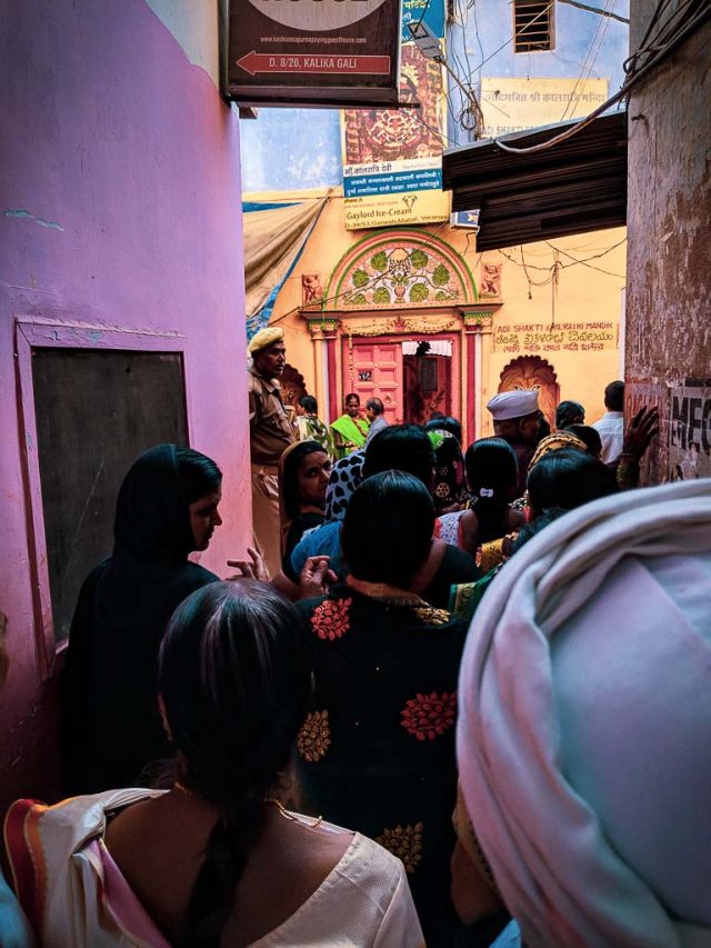 Varanasi Travel Guide: Olden Ghats, Delectable Food & Other Things to ...